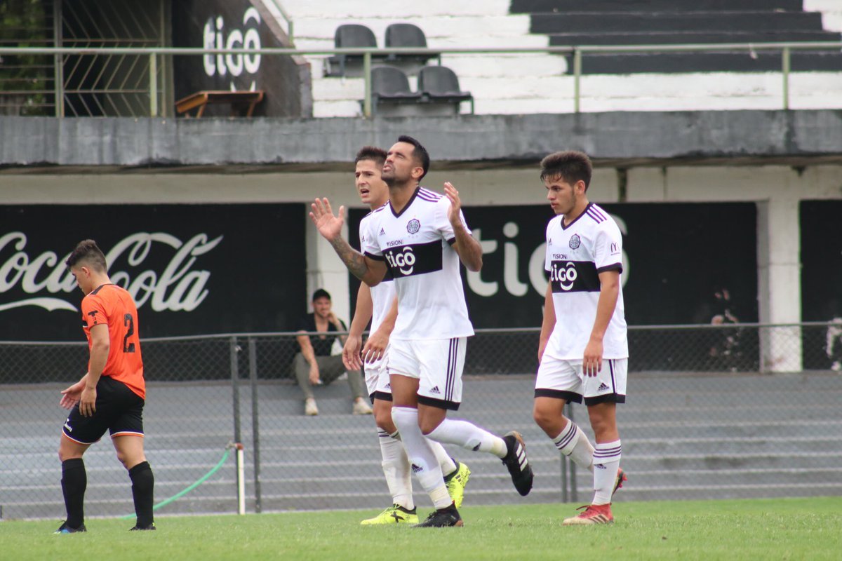 Versus / Olimpia: Retorno para Carlos Rolón, con gol y victoria