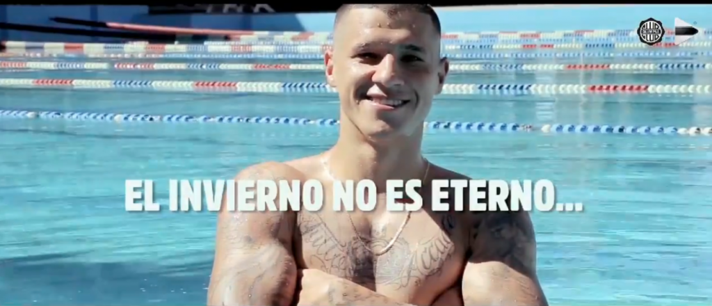 Versus / Olimpia presentó de manera muy peculiar a Alan Benítez