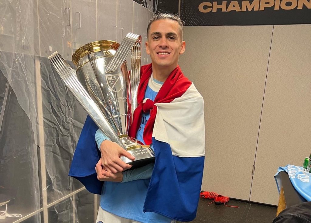 Versus / Después de hacer historia en la MLS, Jesús Medina jugará en Europa