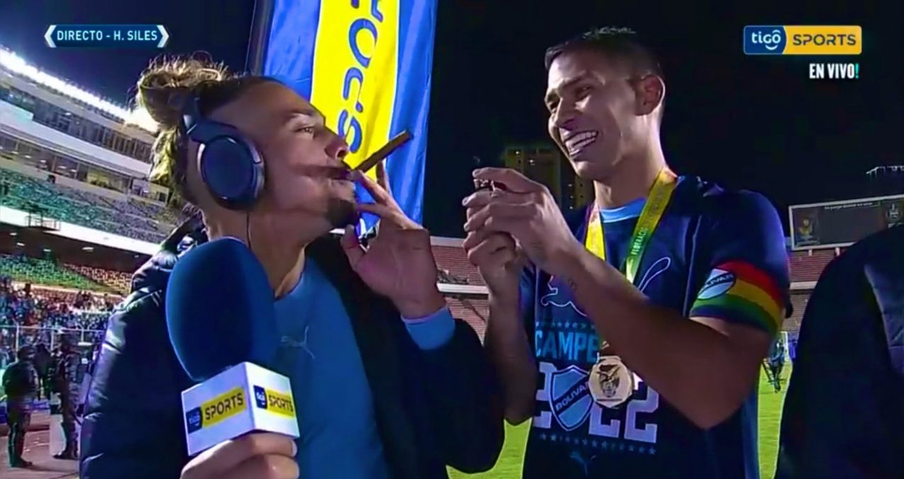 Versus / Francisco Da Costa; doblete, título y dedicatoria a los ...