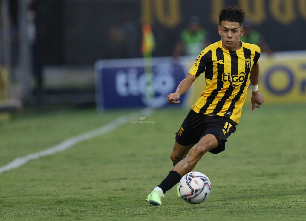 Versus / La despedida de Guaraní a su "joya" Matías Segovia