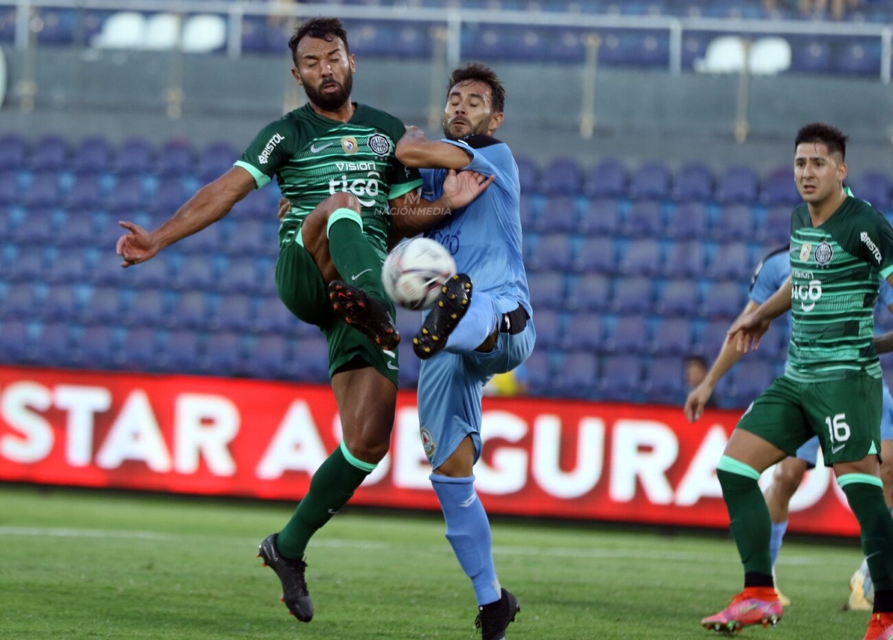 Versus / El tiempo que estará fuera de las canchas Ramón Martínez