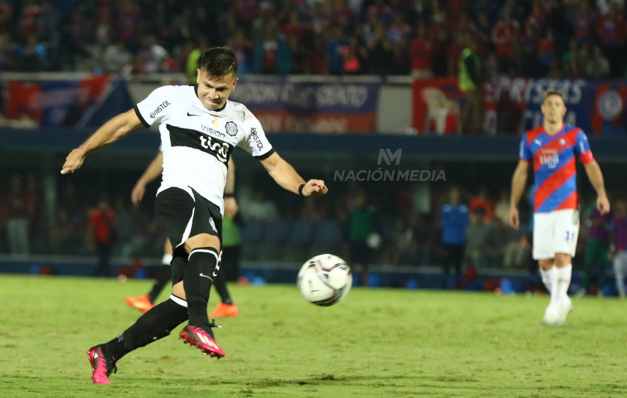 Versus / El golazo de Hugo Quintana que dejó igualado el clásico en la ...