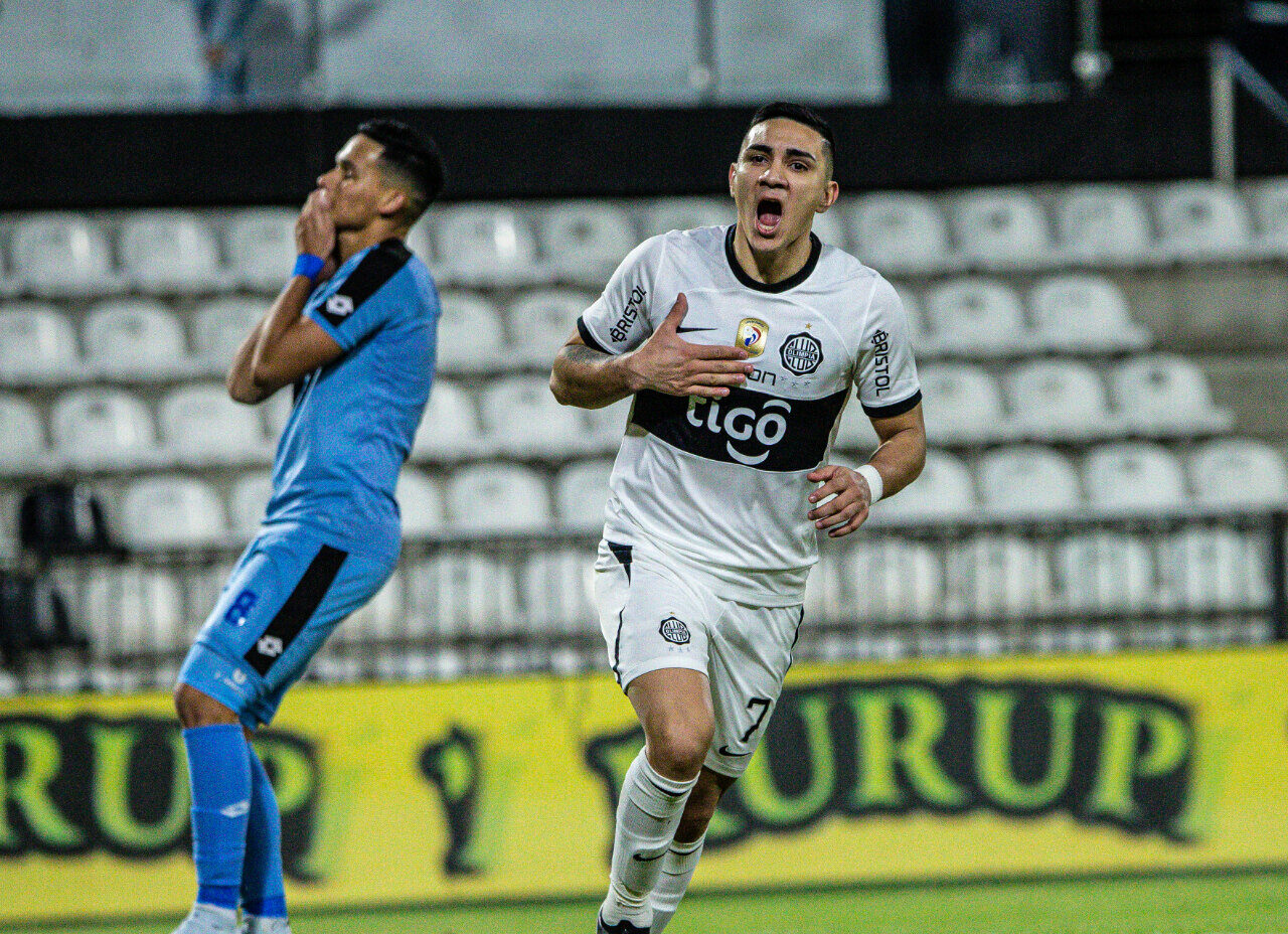 Versus / Diego Aguirre reflexionó sobre la sexta posición de Olimpia en ...