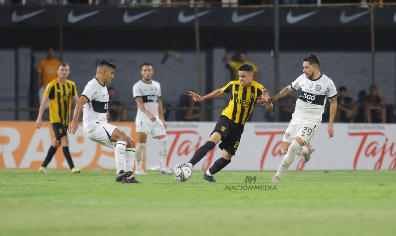 Versus / ¡Está con todo! La mágica definición de Cecilio Domínguez