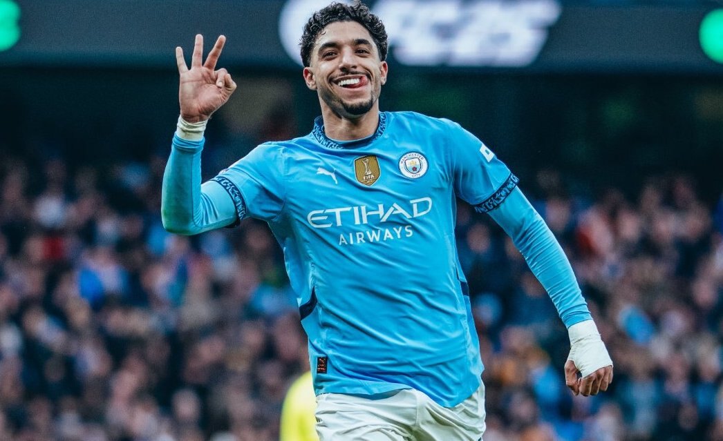 Versus / Con un triplete de Marmoush, Manchester City destroza al Newcastle