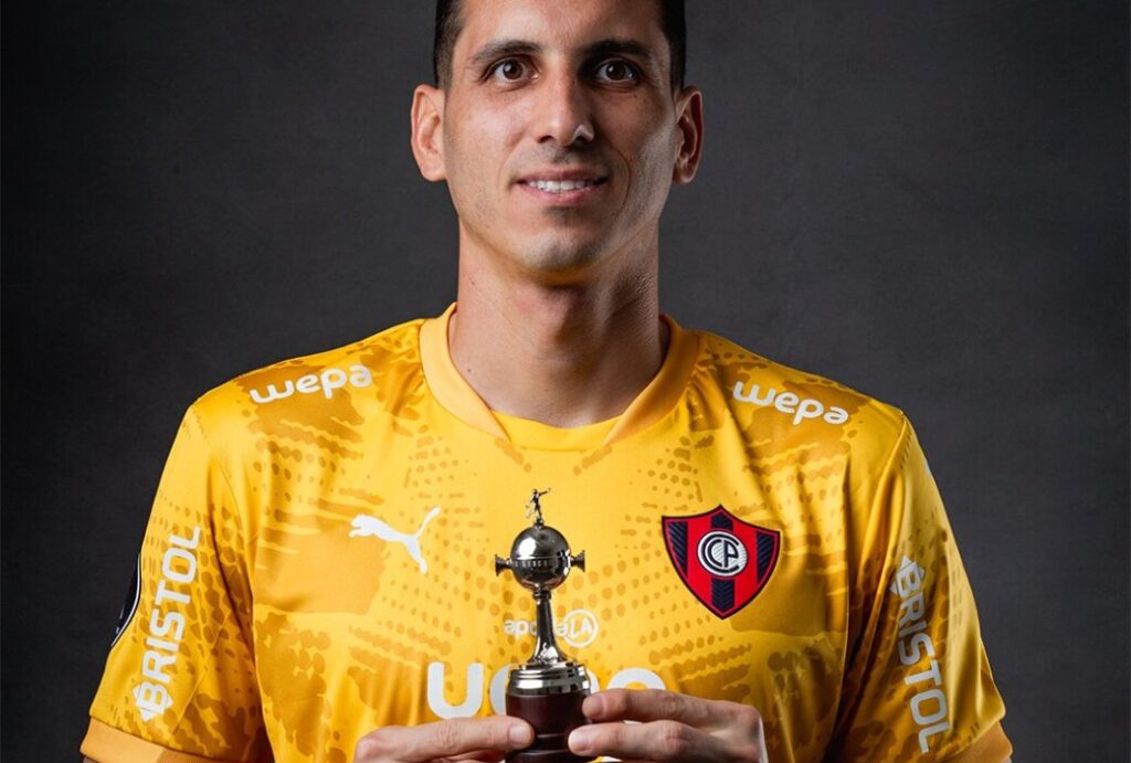 Versus / "Gatito" Fernández y su gran sentido de pertenencia hacia Cerro Porteño