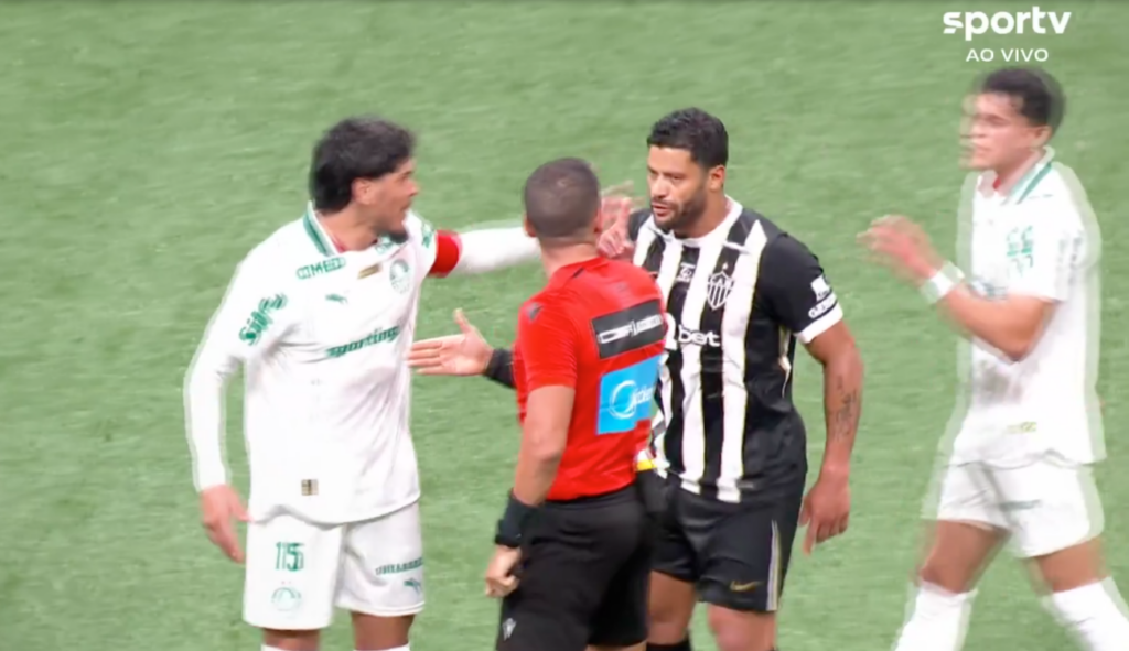 Versus / ¡Se enojó Hulk! El picante cruce entre Gustavo Gómez y el ...